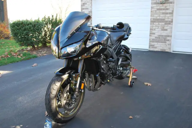 2009 Yamaha FZ1 - Many Upgrades