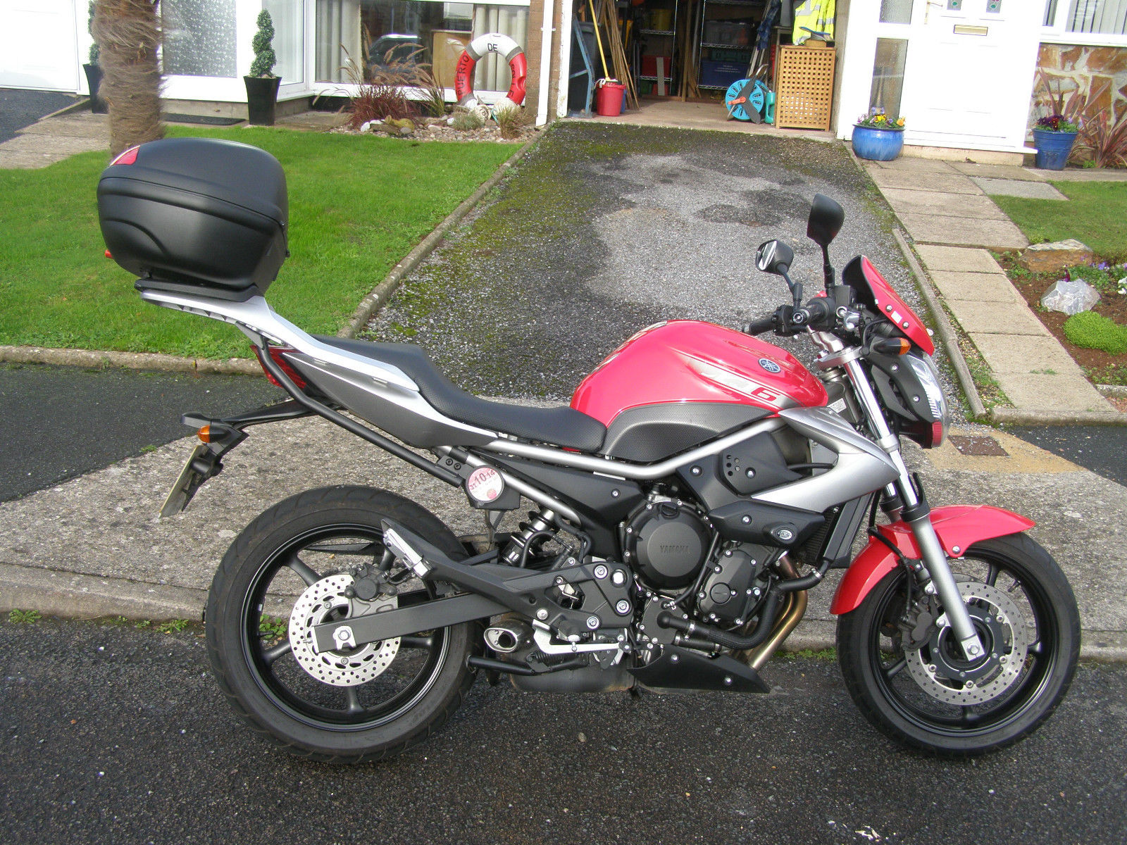 2010 YAMAHA XJ 6 N RED