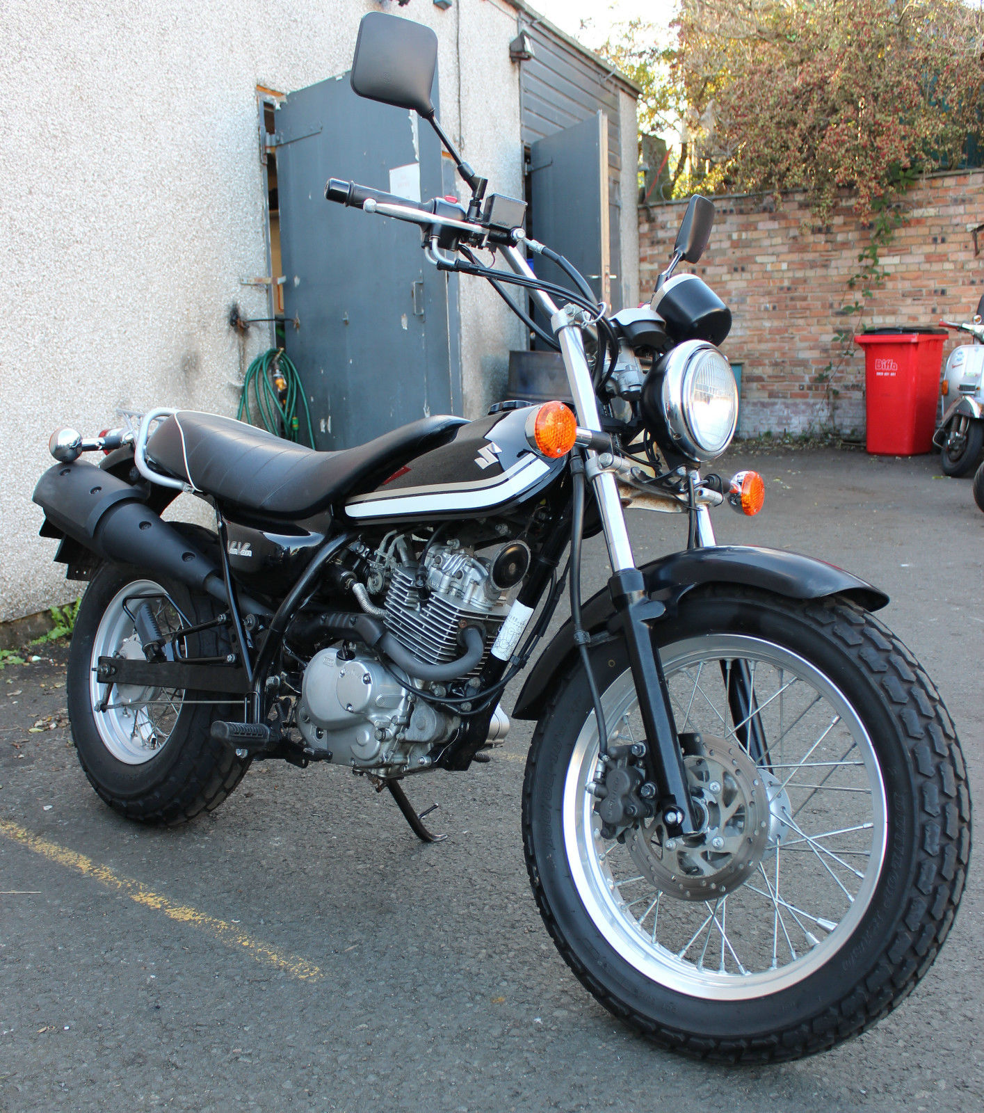 2012 SUZUKI RV 125 L0 VAN VAN BLACK