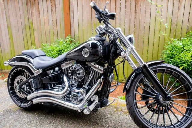 2014 Harley Davidson Breakout w/ CVO Rims and much more!