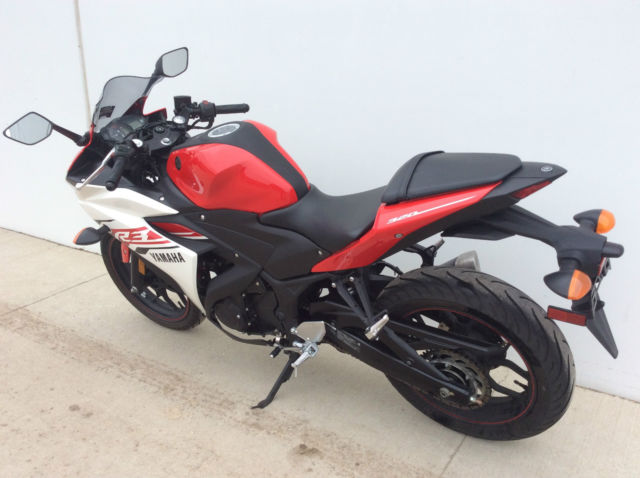 2015 YAMAHA R3