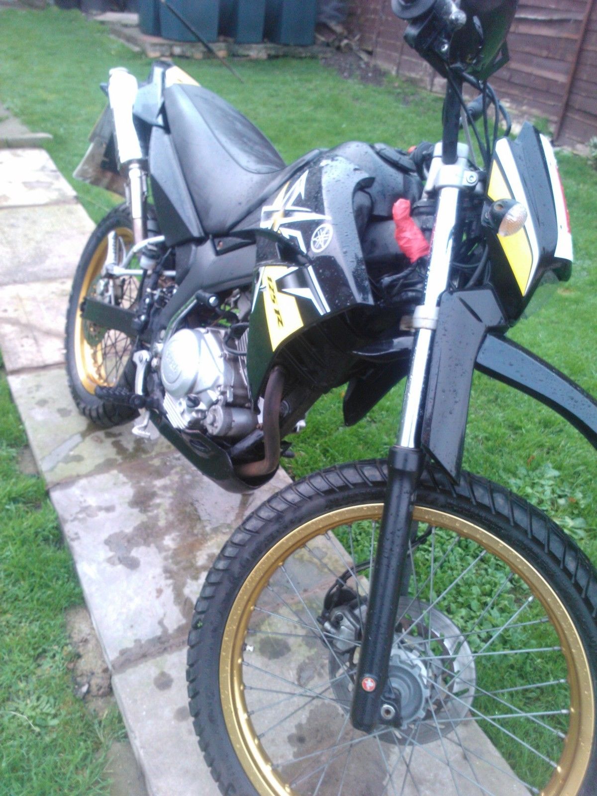 ??900 TODAY! YAMAHA XT 125 R 09 PLATE