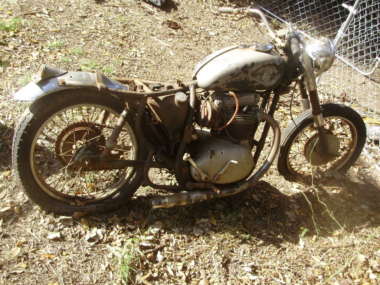 BSA Lighting 650 Barn find for restoration