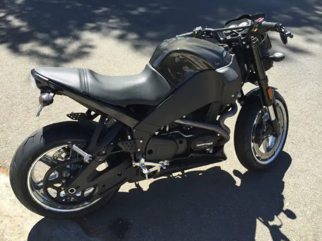 BUELL XB9 2009 ALL BLACK, CHROME WHEELS VERY CLEAN!!!
