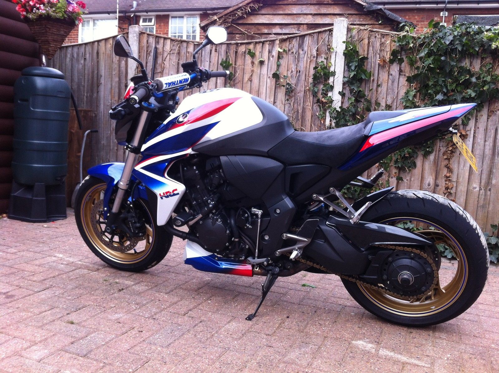 Cb1000r