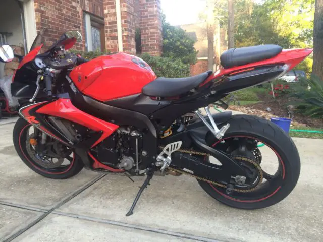Clean Red and Black GSXR-600
