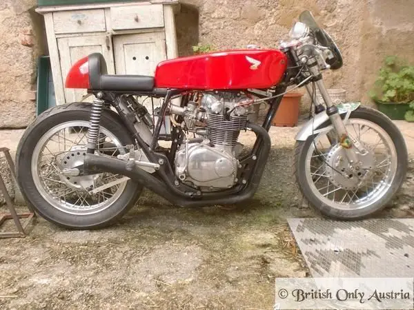Honda CB450K Racer. running.