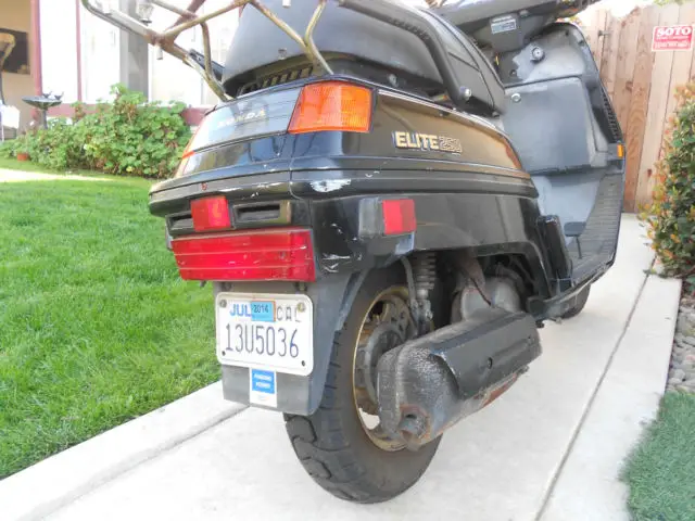 Honda Elite Ch 250 Scooter Black and Gold Working