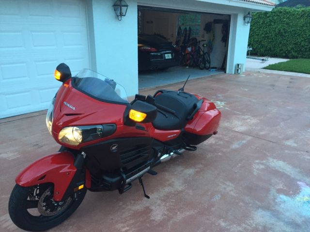 Honda Gold Wing F6B ONLY 200 MILES!!!!!