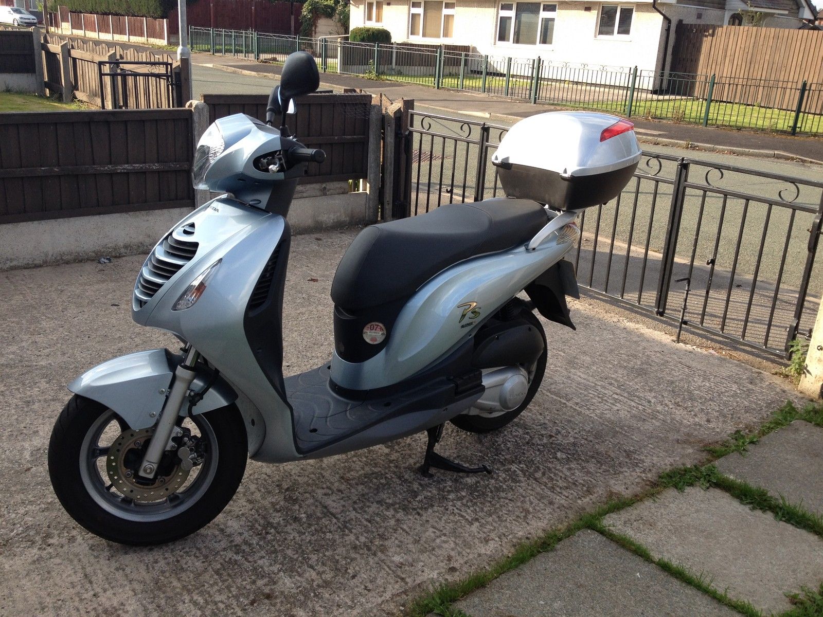 HONDA PES 125 scooter