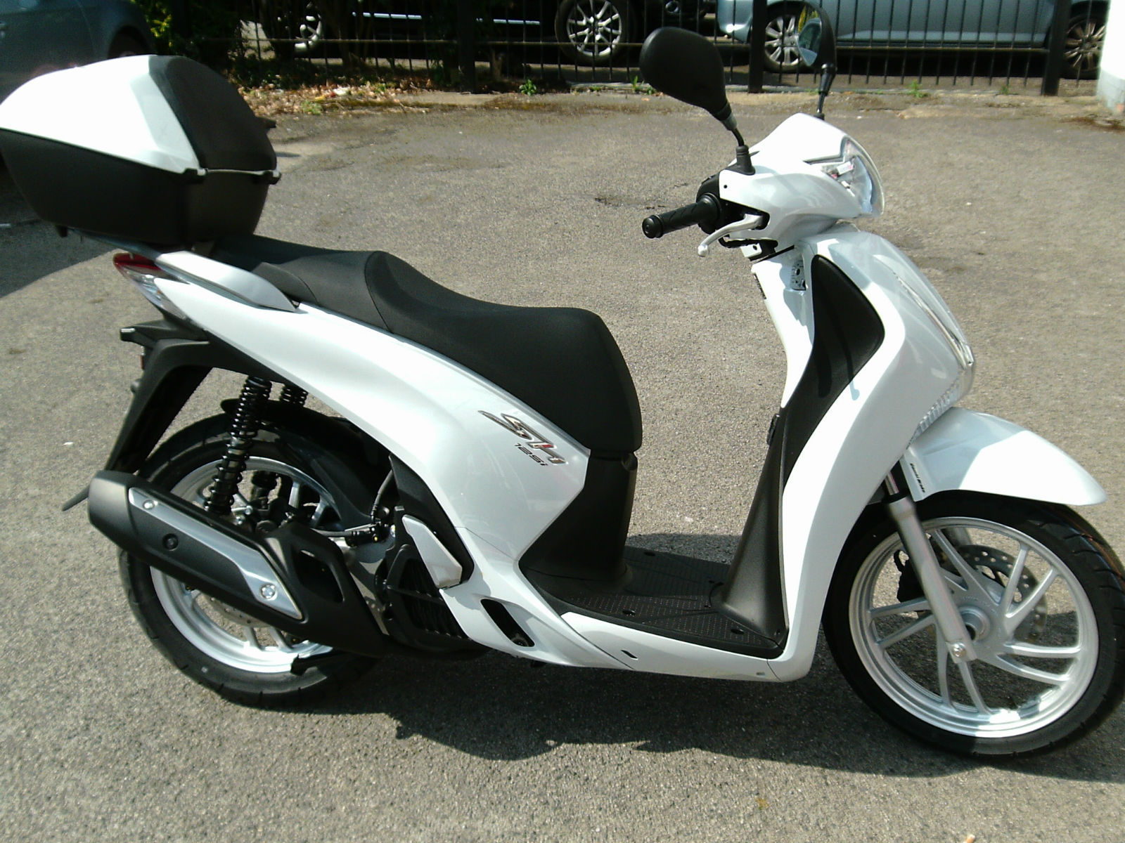 Honda SH 125 i scooter