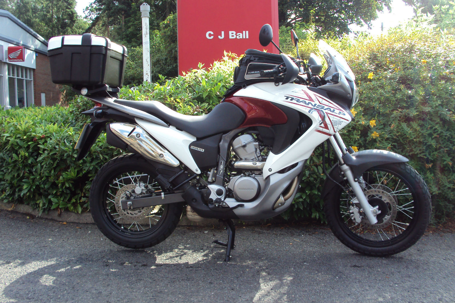 Honda XL 700 VA-A White 3089 Miles