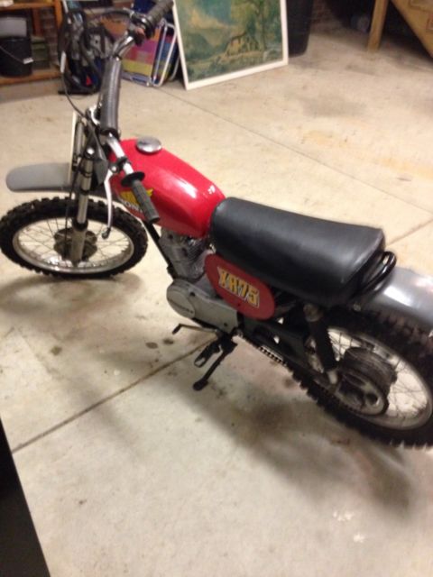 Honda xr75 motorcycle