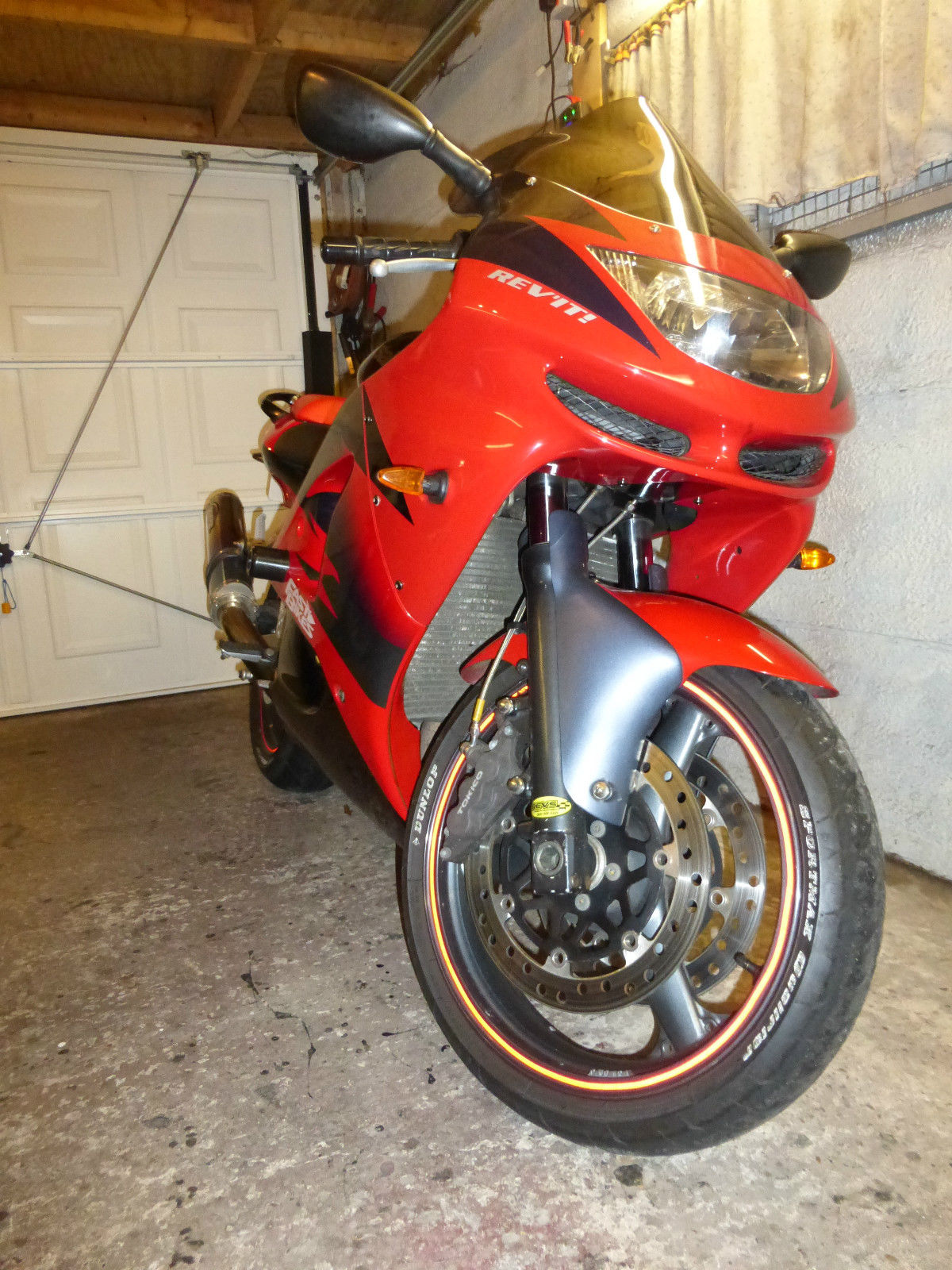 Kawasaki Ninja 600 cc Motorbike ZX-600-GI