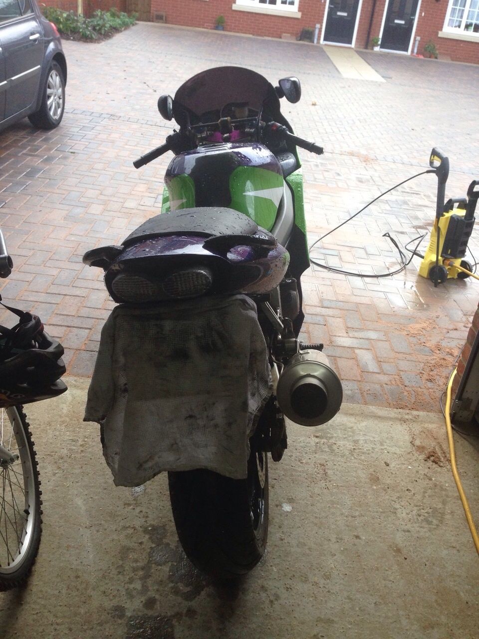 Kawasaki Zx-6R G-Model Motorbike