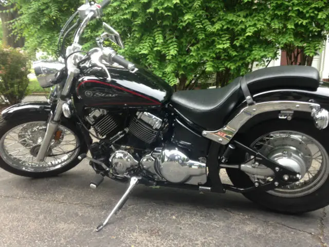 LIKE NEW! Yamaha V-Star 650 Custom