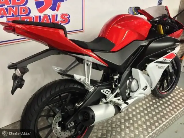 NEW 2015 YAMAHA YZF-R 125 Red ABS Brakes