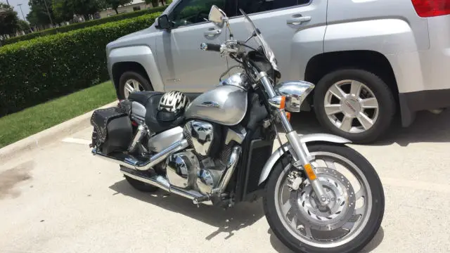 silver Honda cruiser