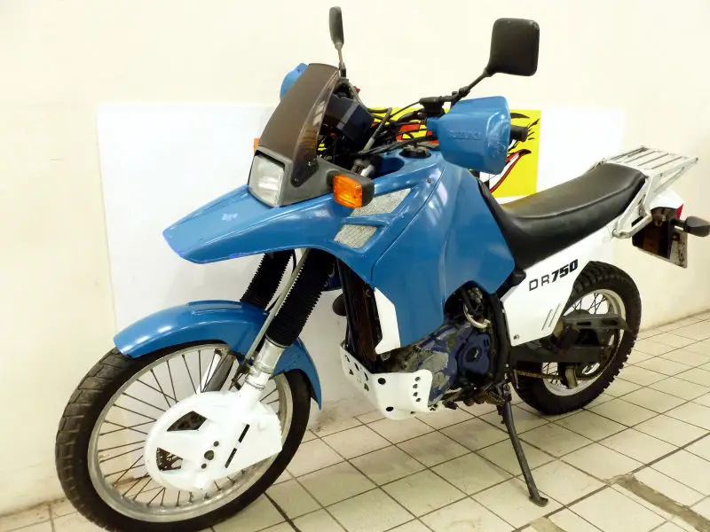 Suzuki DR750 Project