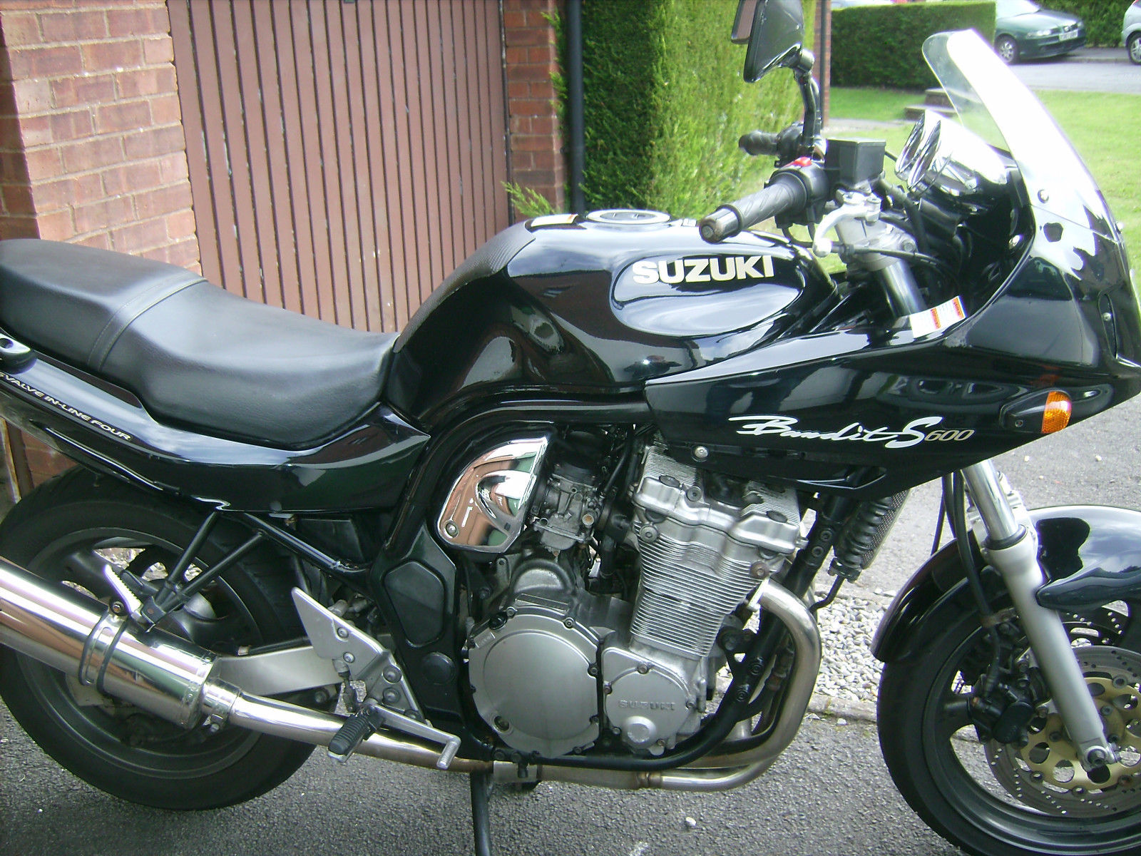 suzuki gsf600s