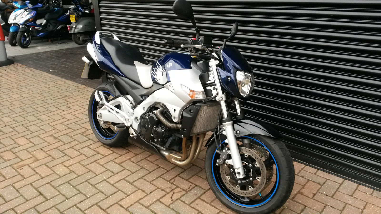 Suzuki GSR 600 K6