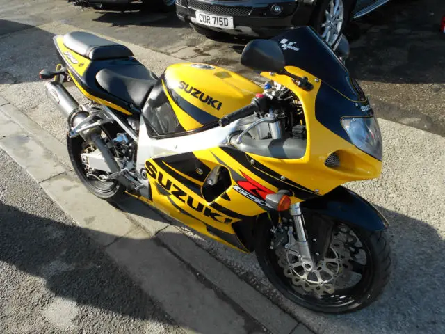 Suzuki GSX 750 02 REG