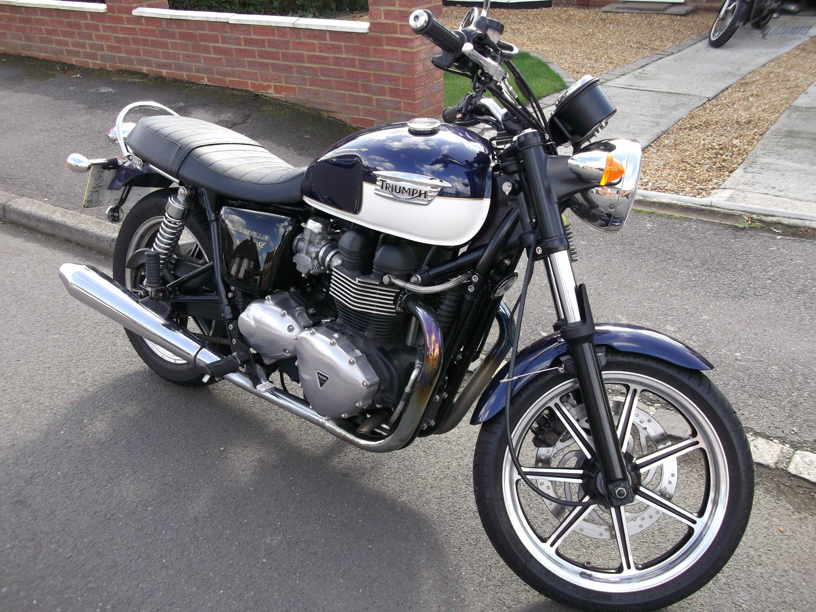 Triumph Bonneville 865 SE