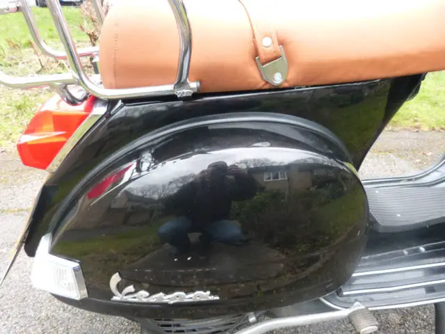 Vespa Scooter PX 125