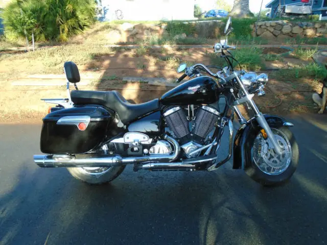 Victory V92C Touring Bike