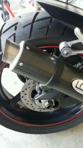 YAHAMA R6 RAVEN EDITION