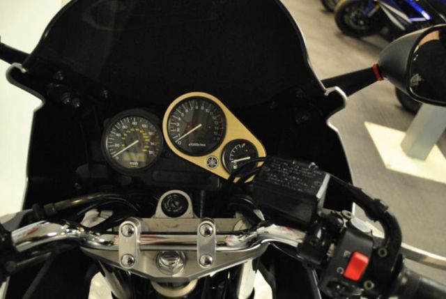 Yamaha FZS600