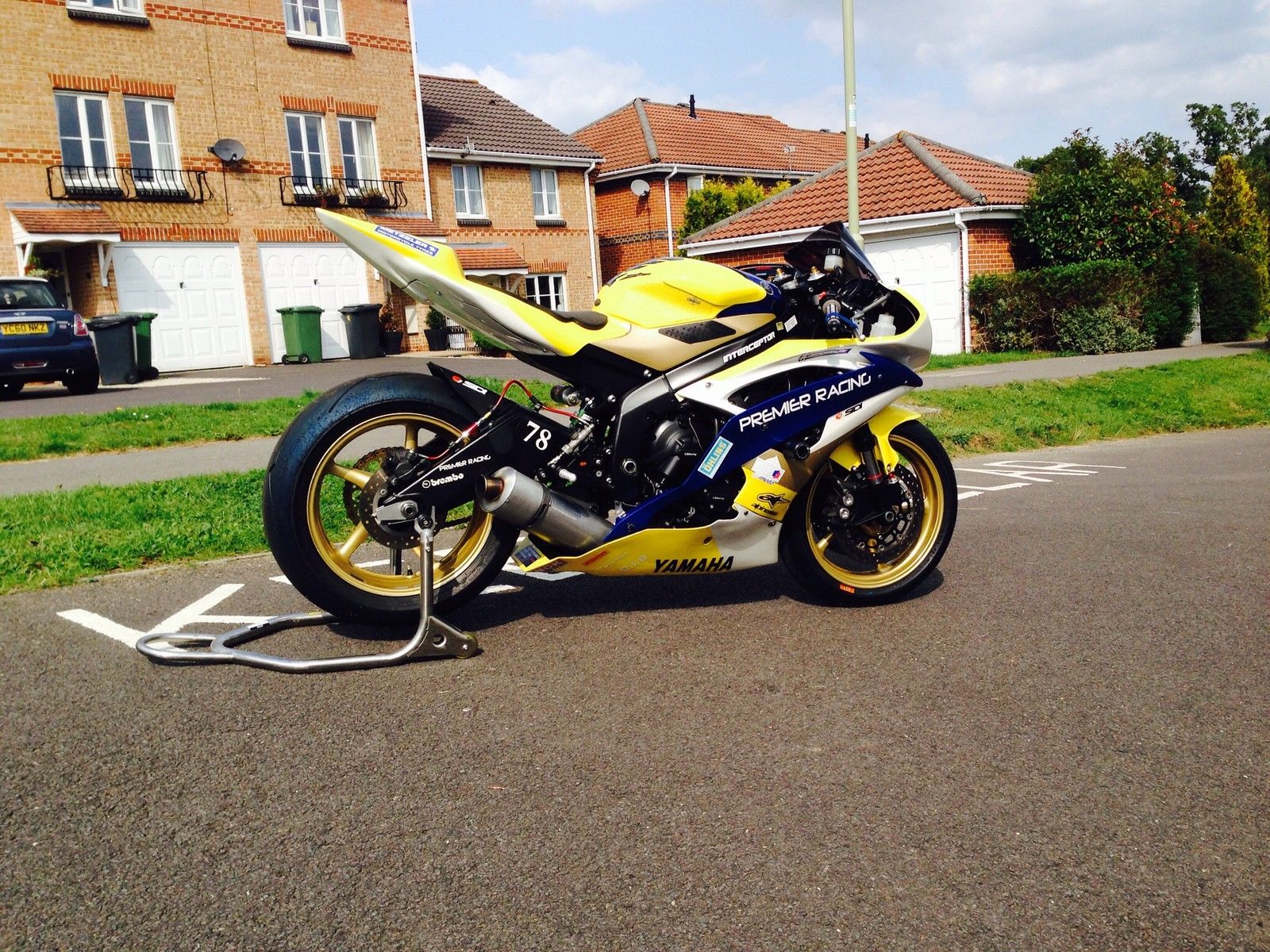 Yamaha R6 13s 2009 race bike