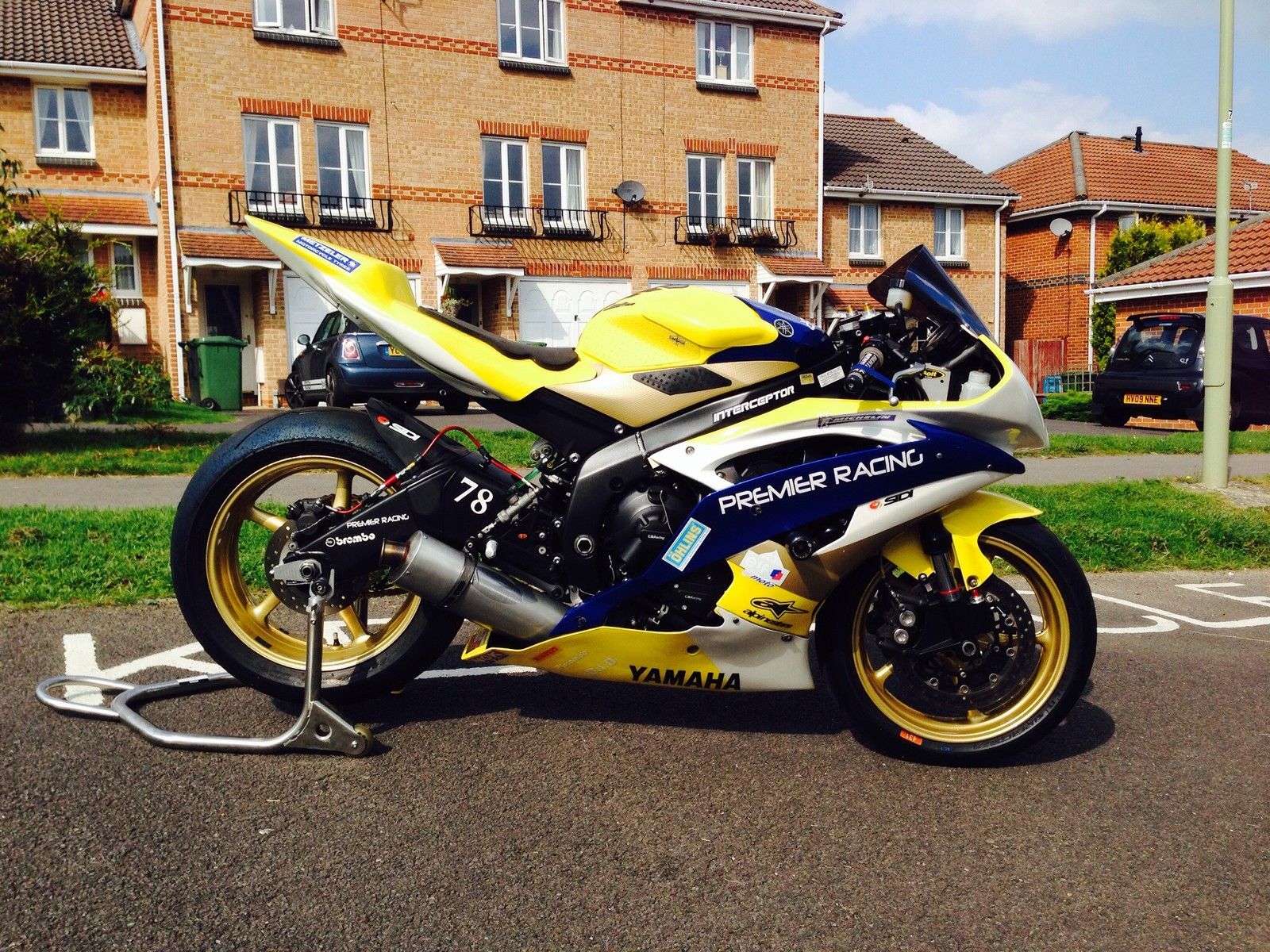 Yamaha R6 13s 2009 race bike