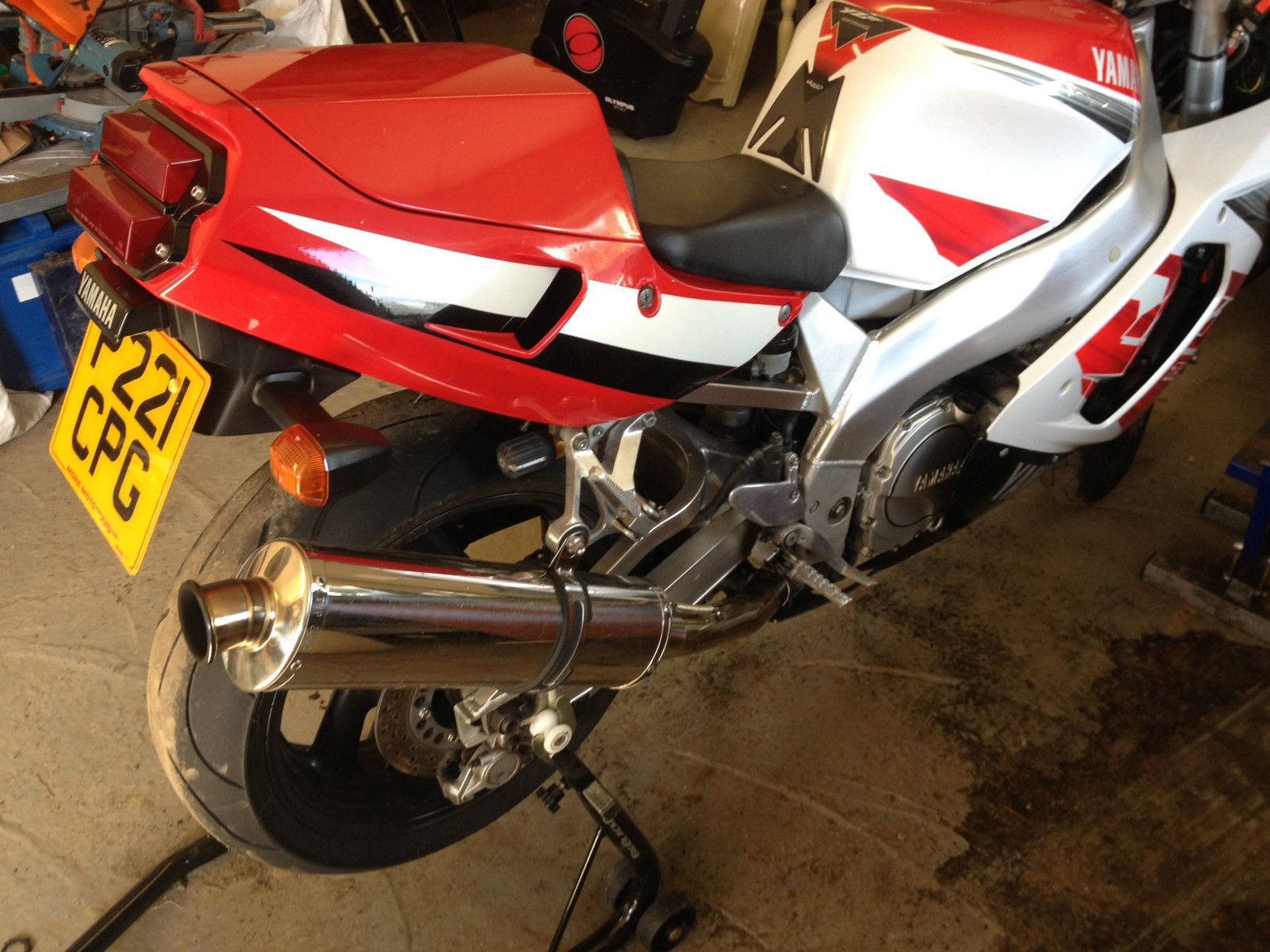 yamaha yzf 750 best handling yzf on the road!