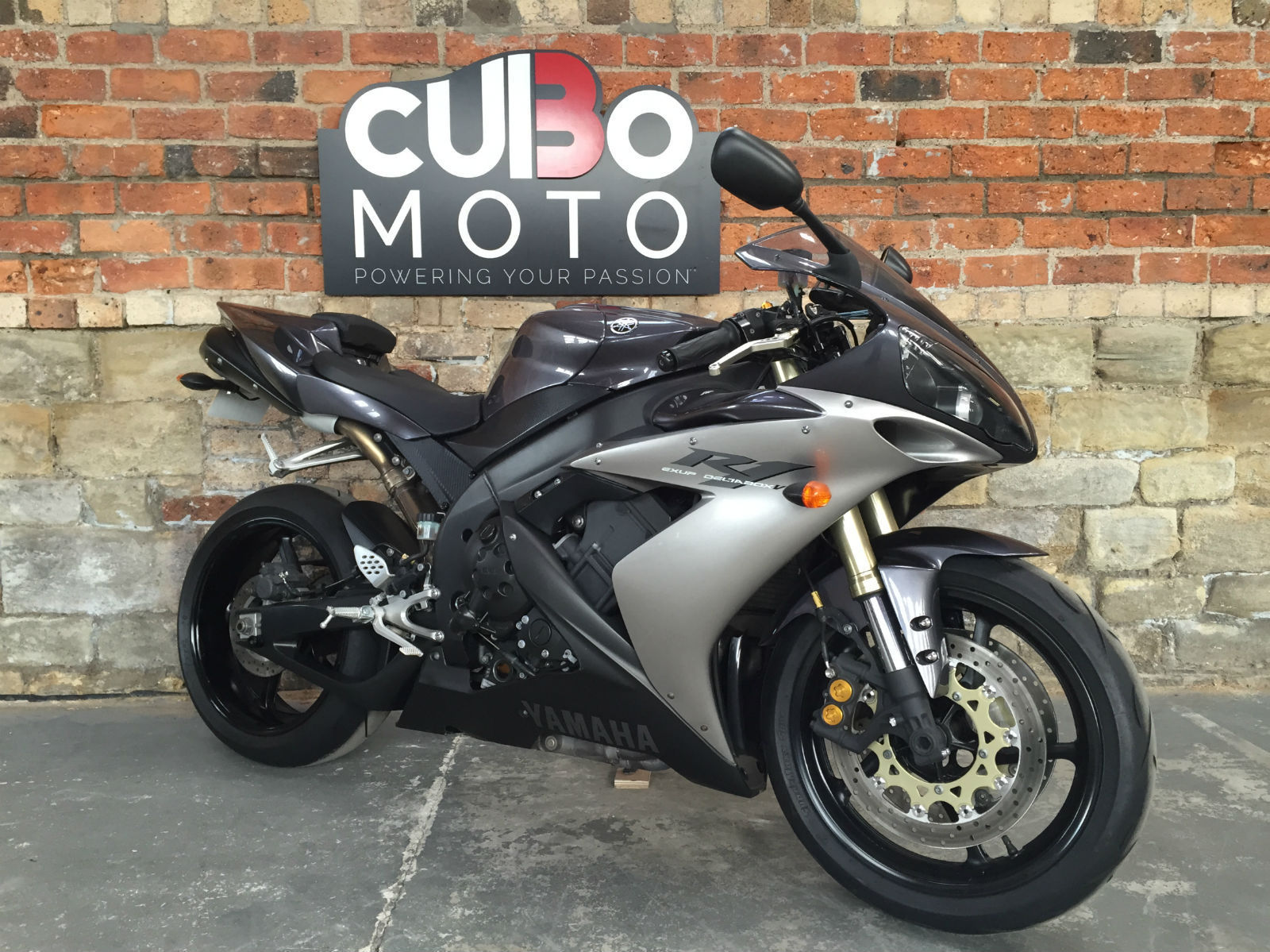 Yamaha YZF R1 04 2005 Reg