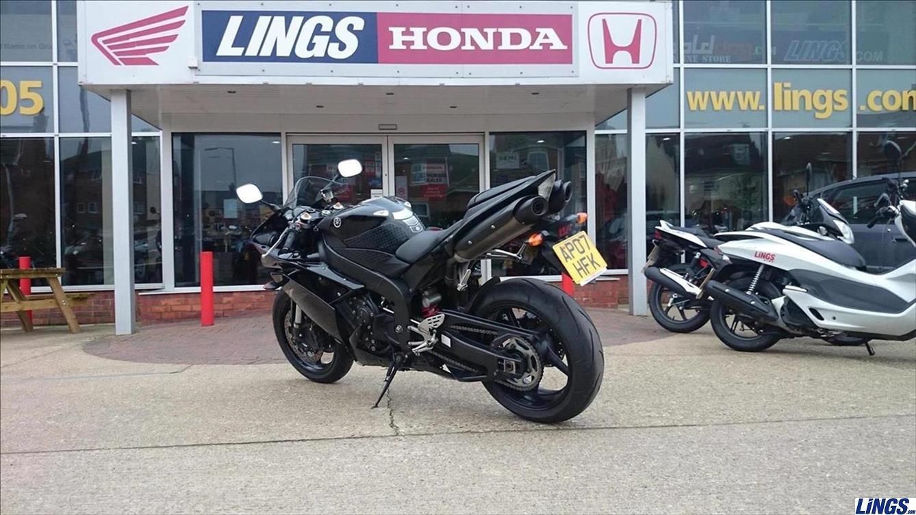 YAMAHA YZF R1 07 BLACK