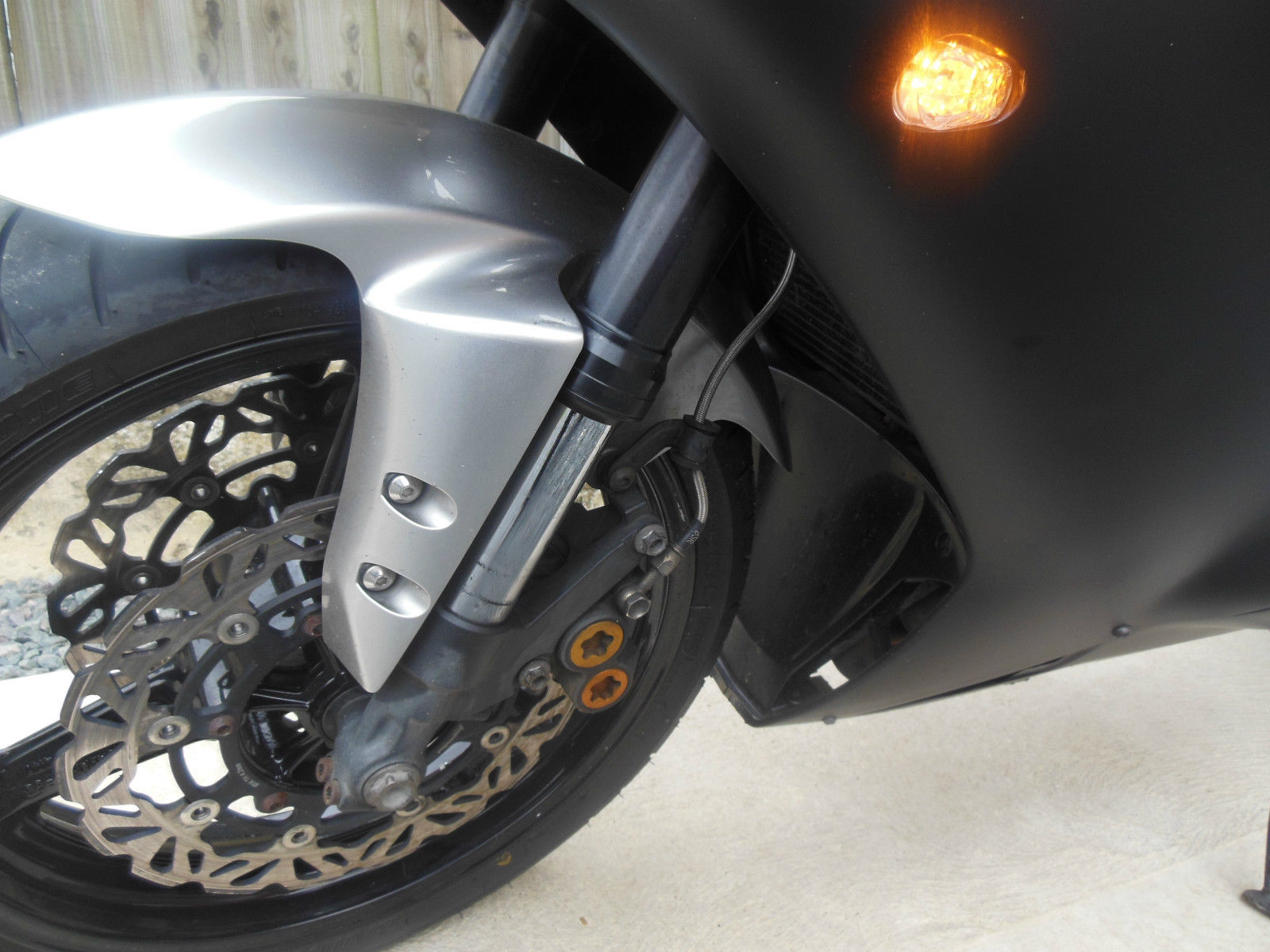 YAMAHA YZF-R1 RAZOR BACK MODEL