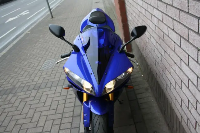 YAMAHA YZF-R1 YZF R1 BLUE SPORT BIKE