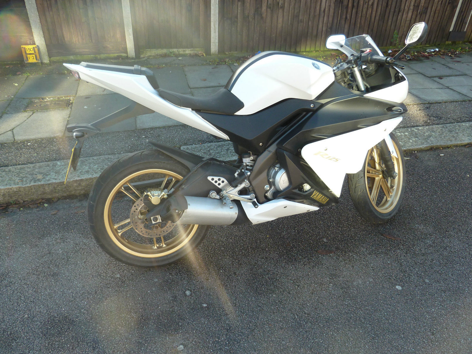 Yamaha YZF R125 R-125